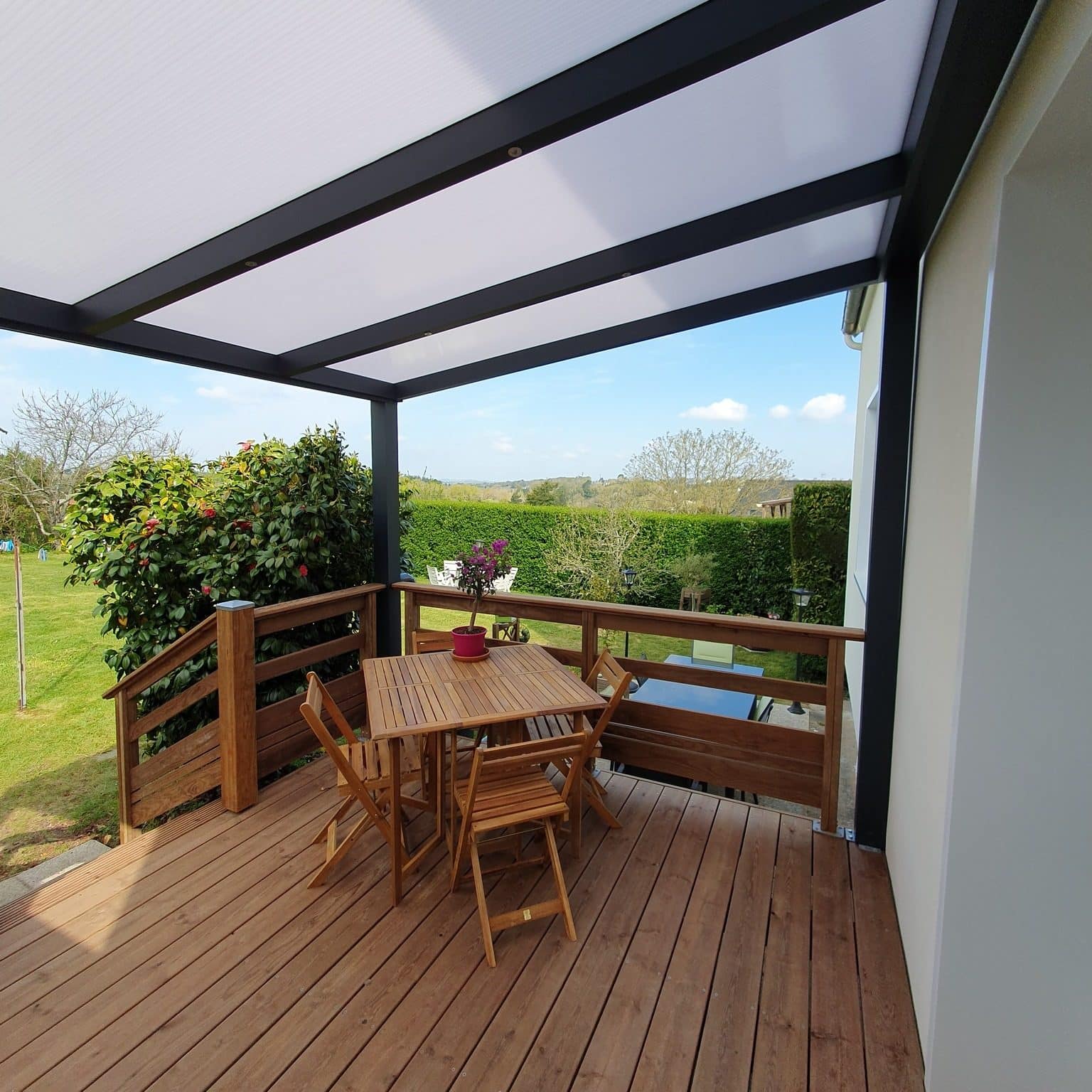 Réalisation d'une terrasse en hauteur, escalier et...